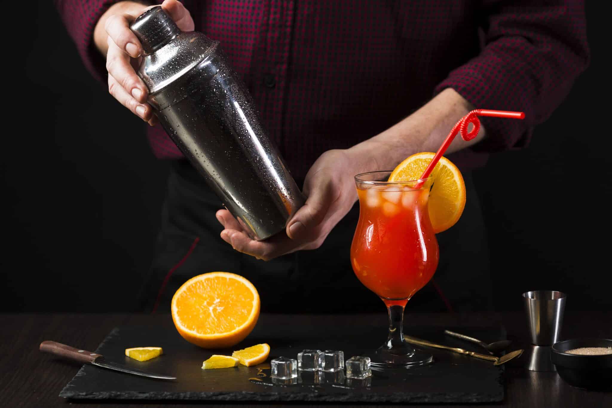 Shaker à Cocktail : L'Outil Indispensable pour Tout Barman