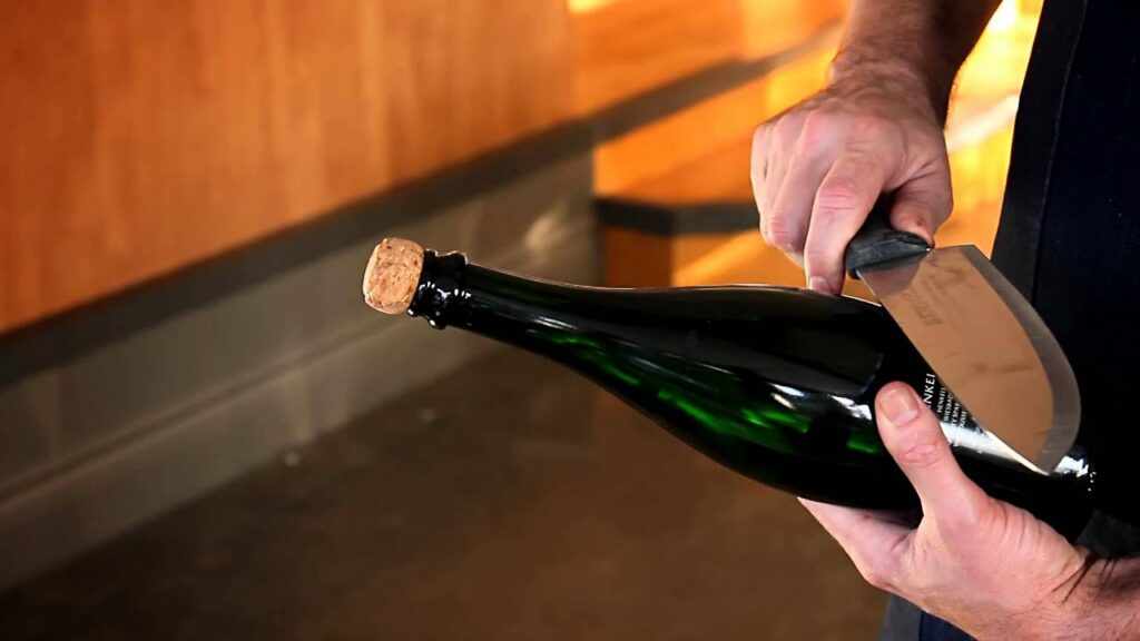 Guide : Comment sabrer une bouteille de champagne